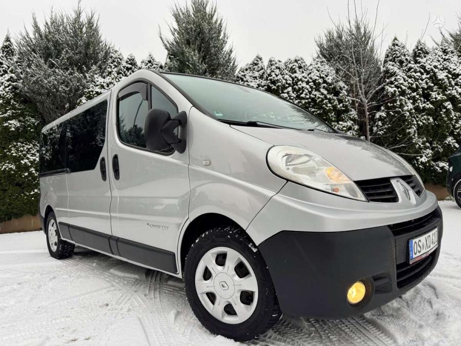 Grey Renault Trafic 2010 in Vilnius, with an engine capacity of 2.50 L and mileage of 300 thousand km for 8650 €, photo 15 on AUTOMOTO.COM.LV