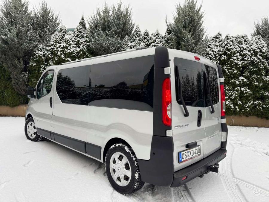 Grey Renault Trafic 2010 in Vilnius, with an engine capacity of 2.50 L and mileage of 300 thousand km for 8650 €, photo 16 on AUTOMOTO.COM.LV