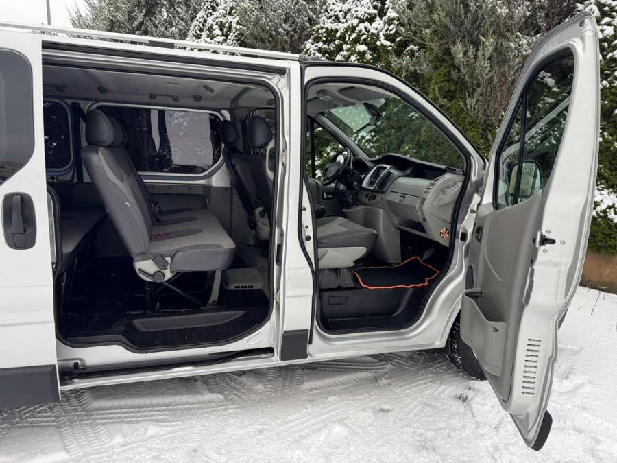 Grey Renault Trafic 2010 in Vilnius, with an engine capacity of 2.50 L and mileage of 300 thousand km for 8650 €, photo 25 on AUTOMOTO.COM.LV