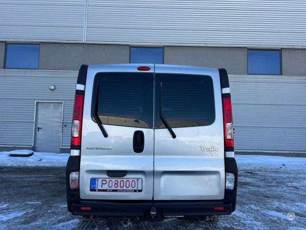 Grey Renault Trafic 2010 in Vilnius, with an engine capacity of 2.50 L and mileage of 300 thousand km for 7999 €, photo 8 on AUTOMOTO.COM.LV