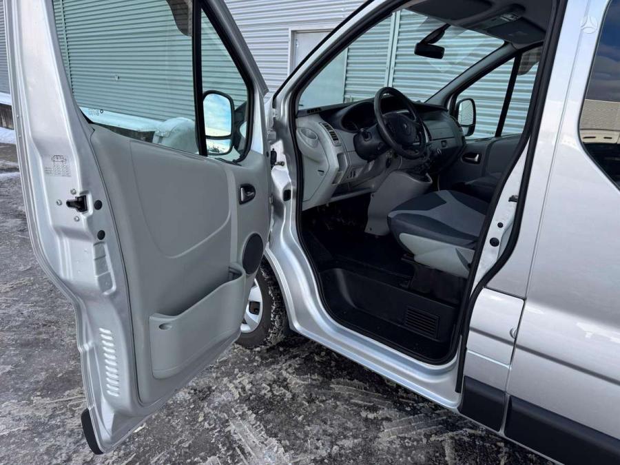 Pelēks Renault Trafic 2010 Viļņa, ar dzinēja tilpumu 2.50 L un nobraukumu 300 tūkst. km par 7999 €, foto 14 vietnē AUTOMOTO.COM.LV