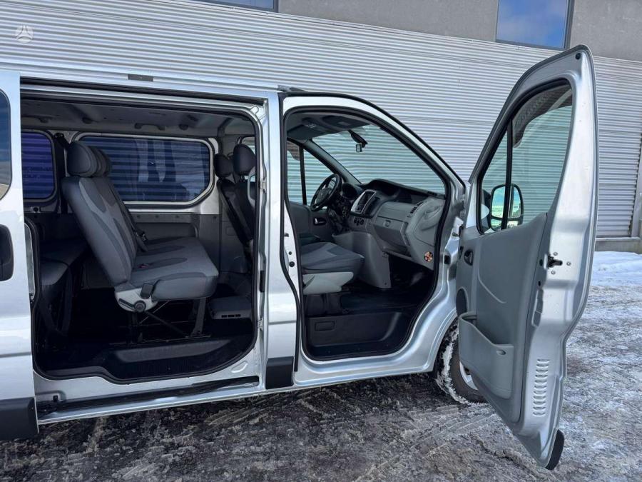 Pelēks Renault Trafic 2010 Viļņa, ar dzinēja tilpumu 2.50 L un nobraukumu 300 tūkst. km par 7999 €, foto 18 vietnē AUTOMOTO.COM.LV
