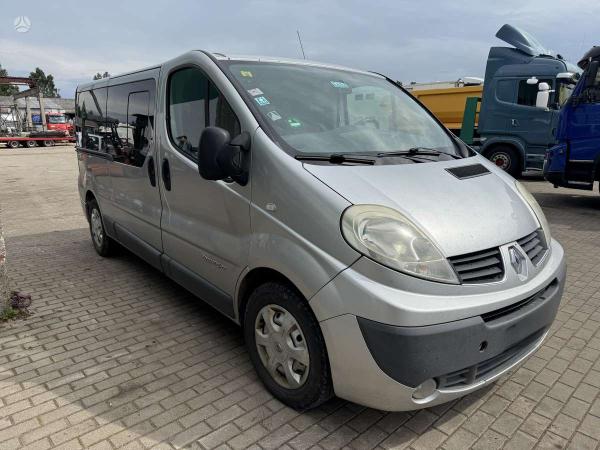 Pelēks Renault Trafic 2011 Plungė, ar dzinēja tilpumu 2.00 L un nobraukumu 391 tūkst. km par 8000 €, foto 4 vietnē AUTOMOTO.COM.LV