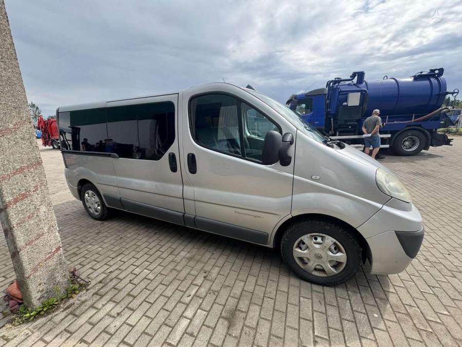 Pelēks Renault Trafic 2011 Plungė, ar dzinēja tilpumu 2.00 L un nobraukumu 391 tūkst. km par 8000 €, foto 5 vietnē AUTOMOTO.COM.LV
