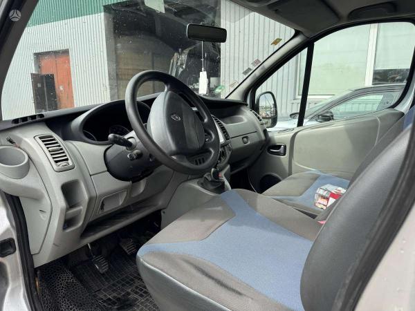 Pelēks Renault Trafic 2011 Plungė, ar dzinēja tilpumu 2.00 L un nobraukumu 391 tūkst. km par 8000 €, foto 10 vietnē AUTOMOTO.COM.LV