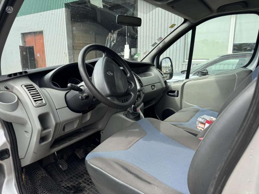 Pelēks Renault Trafic 2011 Plungė, ar dzinēja tilpumu 2.00 L un nobraukumu 391 tūkst. km par 8000 €, foto 10 vietnē AUTOMOTO.COM.LV