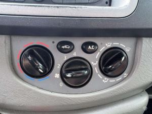 Pelēks Renault Trafic 2011 Plungė, ar dzinēja tilpumu 2.00 L un nobraukumu 391 tūkst. km par 8000 €, foto 15 vietnē AUTOMOTO.COM.LV