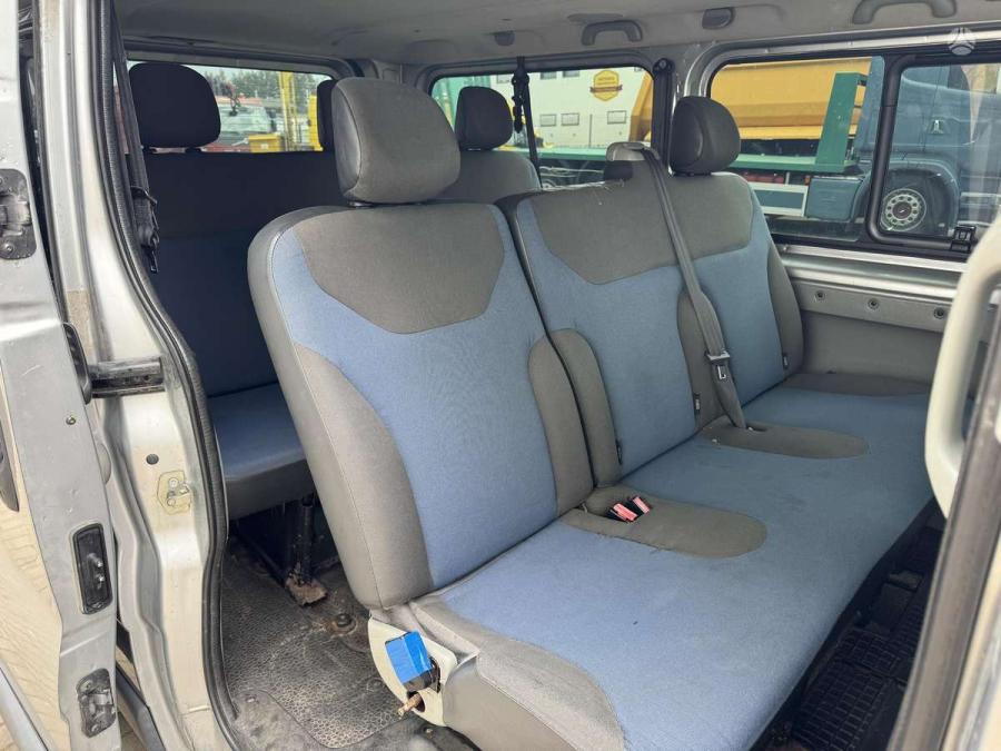 Pelēks Renault Trafic 2011 Plungė, ar dzinēja tilpumu 2.00 L un nobraukumu 391 tūkst. km par 8000 €, foto 18 vietnē AUTOMOTO.COM.LV