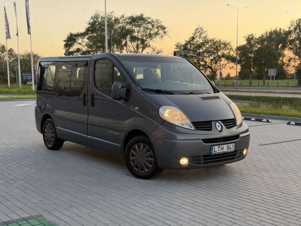 Grey Renault Trafic 2012 in Siauliai, with an engine capacity of 2.00 L and mileage of 330 thousand km for 6700 €, photo 6 on AUTOMOTO.COM.LV