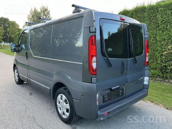 Pelēks Renault Trafic 2014 Bauska, ar dzinēja tilpumu 2.00 L un nobraukumu 0 tūkst. km par 6900 €, foto 6 vietnē AUTOMOTO.COM.LV