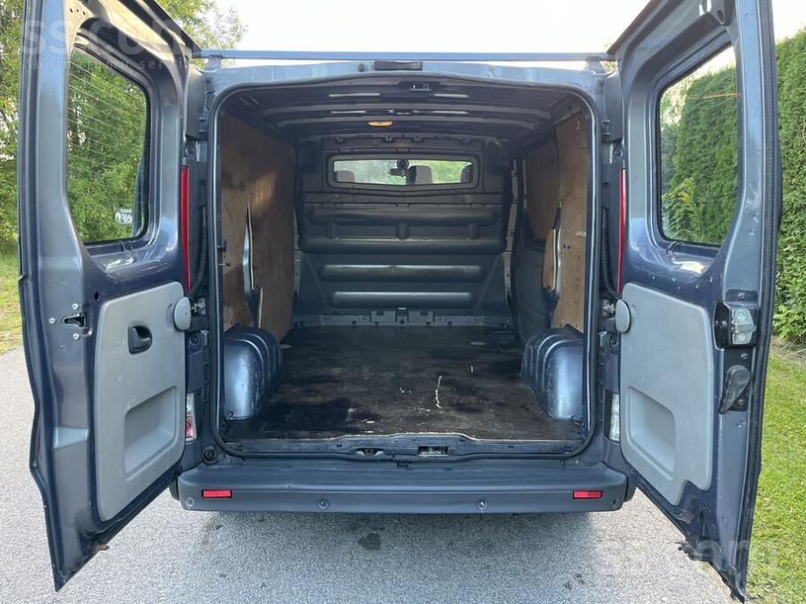Pelēks Renault Trafic 2014 Bauska, ar dzinēja tilpumu 2.00 L un nobraukumu 0 tūkst. km par 6900 €, foto 14 vietnē AUTOMOTO.COM.LV