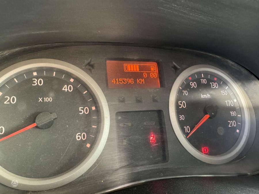 Pelēks Renault Trafic 2014 Viļņa, ar dzinēja tilpumu 2.00 L un nobraukumu 415 tūkst. km par 4000 €, foto 3 vietnē AUTOMOTO.COM.LV