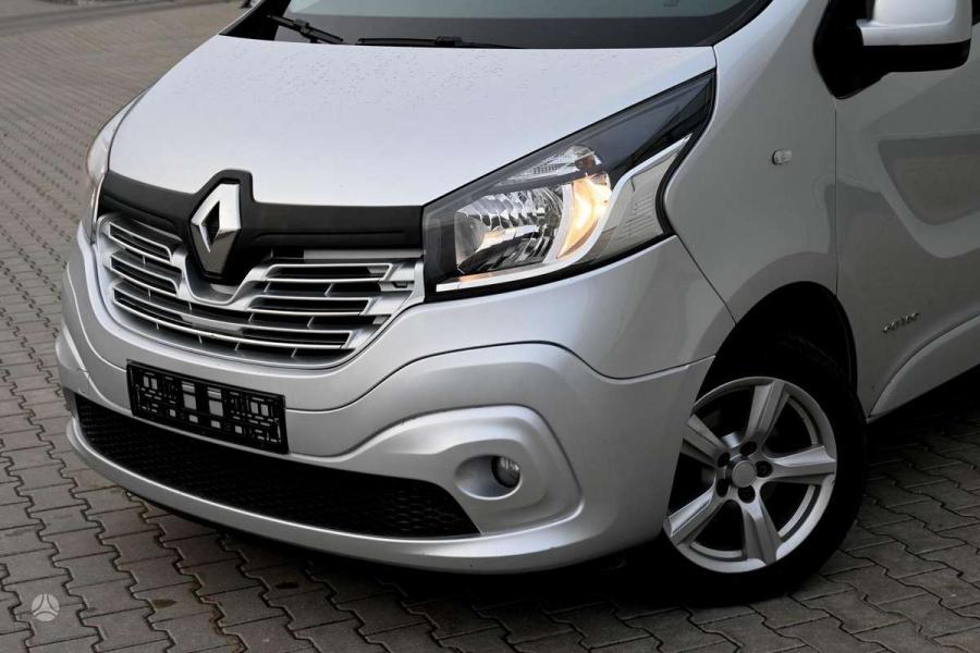 Pelēks Renault Trafic 2015 Kretinga, ar dzinēja tilpumu 1.60 L un nobraukumu 249 tūkst. km par 7999 €, foto 4 vietnē AUTOMOTO.COM.LV