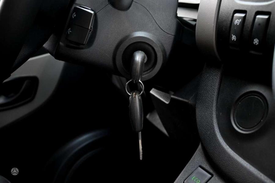 Pelēks Renault Trafic 2015 Kretinga, ar dzinēja tilpumu 1.60 L un nobraukumu 249 tūkst. km par 7999 €, foto 20 vietnē AUTOMOTO.COM.LV