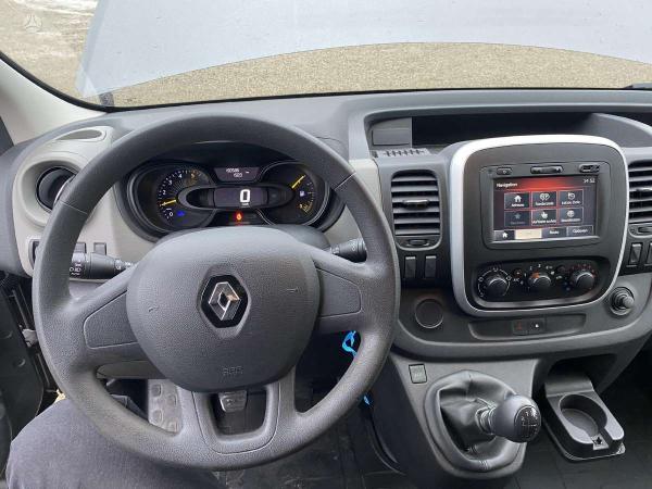 Grey Renault Trafic 2015 in Marijampole, with an engine capacity of 1.60 L and mileage of 191 thousand km for 5950 €, photo 6 on AUTOMOTO.COM.LV