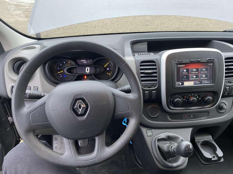 Grey Renault Trafic 2015 in Marijampole, with an engine capacity of 1.60 L and mileage of 191 thousand km for 5950 €, photo 6 on AUTOMOTO.COM.LV