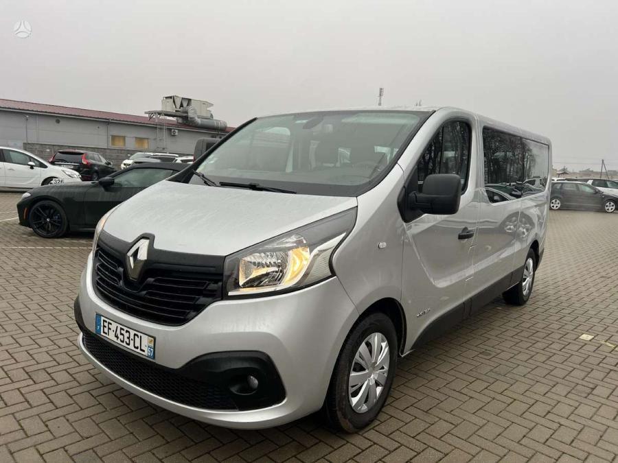 Grey Renault Trafic 2016 in Taurage, with an engine capacity of 1.60 L and mileage of 240 thousand km for 9600 €, photo 3 on AUTOMOTO.COM.LV