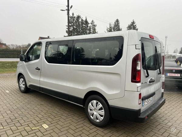 Grey Renault Trafic 2016 in Taurage, with an engine capacity of 1.60 L and mileage of 240 thousand km for 9600 €, photo 5 on AUTOMOTO.COM.LV