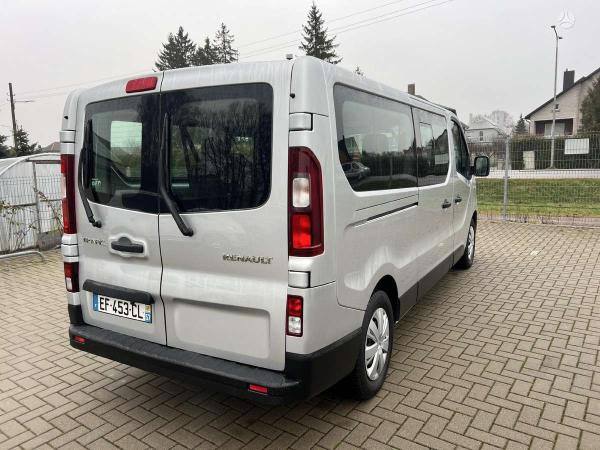 Grey Renault Trafic 2016 in Taurage, with an engine capacity of 1.60 L and mileage of 240 thousand km for 9600 €, photo 8 on AUTOMOTO.COM.LV