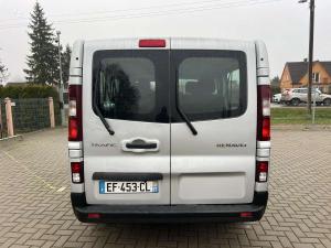 Grey Renault Trafic 2016 in Taurage, with an engine capacity of 1.60 L and mileage of 240 thousand km for 9600 €, photo 9 on AUTOMOTO.COM.LV