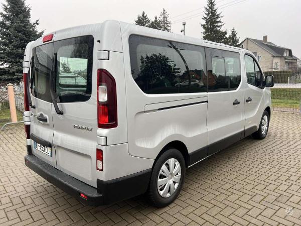 Grey Renault Trafic 2016 in Taurage, with an engine capacity of 1.60 L and mileage of 240 thousand km for 9600 €, photo 10 on AUTOMOTO.COM.LV