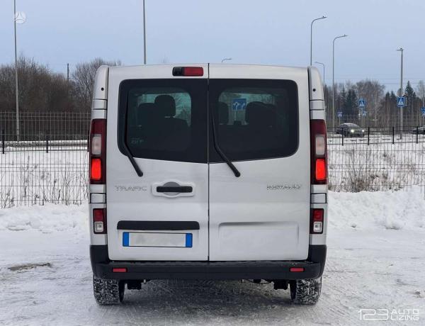 Pelēks Renault Trafic 2016 Tauragė, ar dzinēja tilpumu 1.60 L un nobraukumu 263 tūkst. km par 12700 €, foto 8 vietnē AUTOMOTO.COM.LV