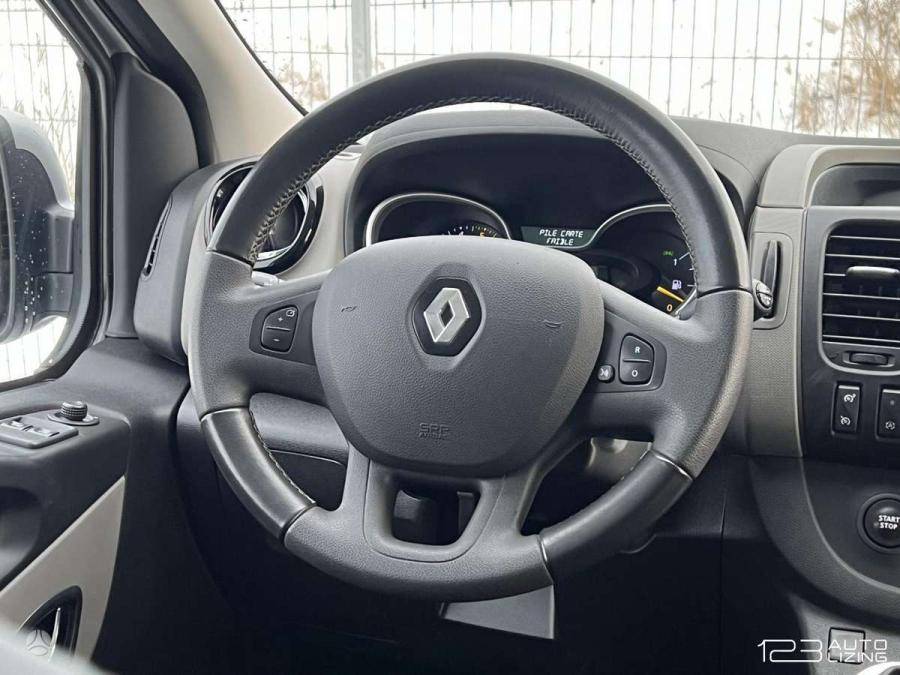 Pelēks Renault Trafic 2016 Tauragė, ar dzinēja tilpumu 1.60 L un nobraukumu 263 tūkst. km par 12700 €, foto 15 vietnē AUTOMOTO.COM.LV