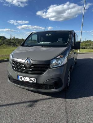 Grey Renault Trafic 2016 in Ukmerge, with an engine capacity of 1.60 L and mileage of 212 thousand km for 11350 €, photo  on AUTOMOTO.COM.LV