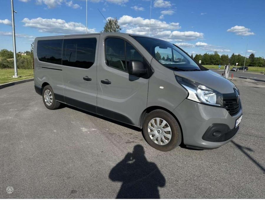 Grey Renault Trafic 2016 in Ukmerge, with an engine capacity of 1.60 L and mileage of 212 thousand km for 11350 €, photo 4 on AUTOMOTO.COM.LV