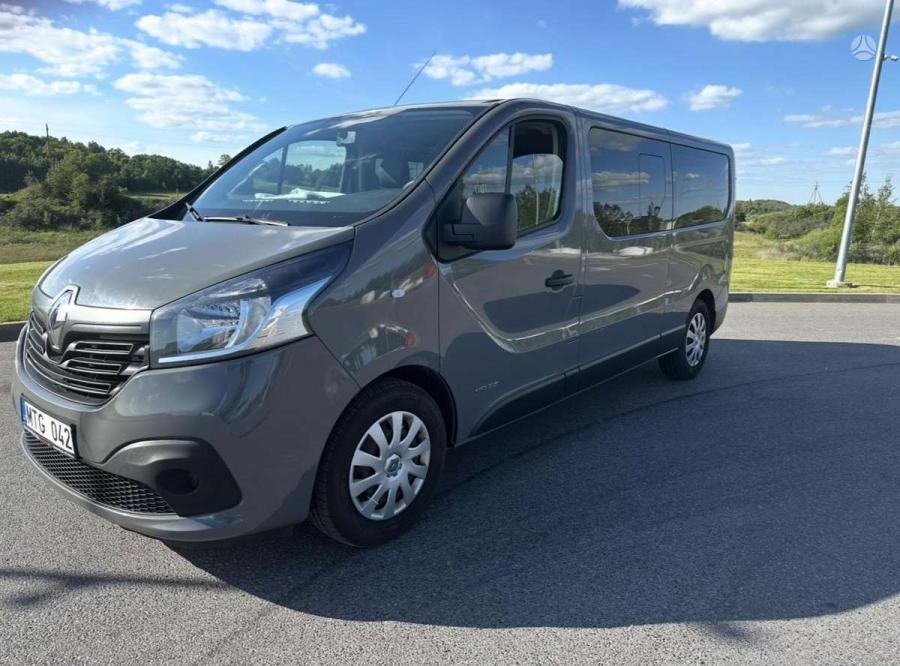 Grey Renault Trafic 2016 in Ukmerge, with an engine capacity of 1.60 L and mileage of 212 thousand km for 11350 €, photo 5 on AUTOMOTO.COM.LV