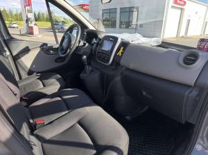 Grey Renault Trafic 2016 in Ukmerge, with an engine capacity of 1.60 L and mileage of 212 thousand km for 11350 €, photo 8 on AUTOMOTO.COM.LV