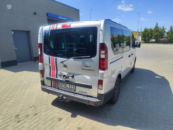 Grey Renault Trafic 2016 in Taurage, with an engine capacity of 1.60 L and mileage of 198 thousand km for 10700 €, photo 5 on AUTOMOTO.COM.LV
