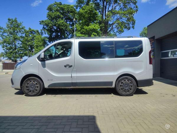 Grey Renault Trafic 2016 in Taurage, with an engine capacity of 1.60 L and mileage of 198 thousand km for 10700 €, photo 8 on AUTOMOTO.COM.LV