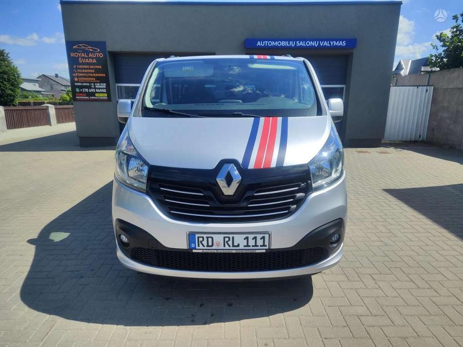 Grey Renault Trafic 2016 in Taurage, with an engine capacity of 1.60 L and mileage of 198 thousand km for 10700 €, photo 1 on AUTOMOTO.COM.LV