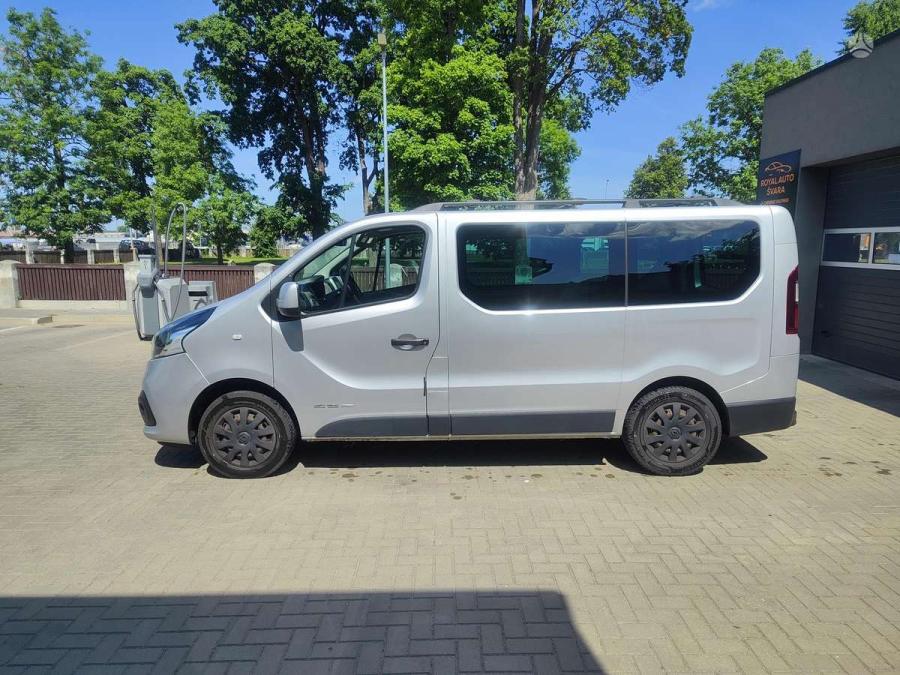 Grey Renault Trafic 2016 in Taurage, with an engine capacity of 1.60 L and mileage of 198 thousand km for 10700 €, photo 8 on AUTOMOTO.COM.LV
