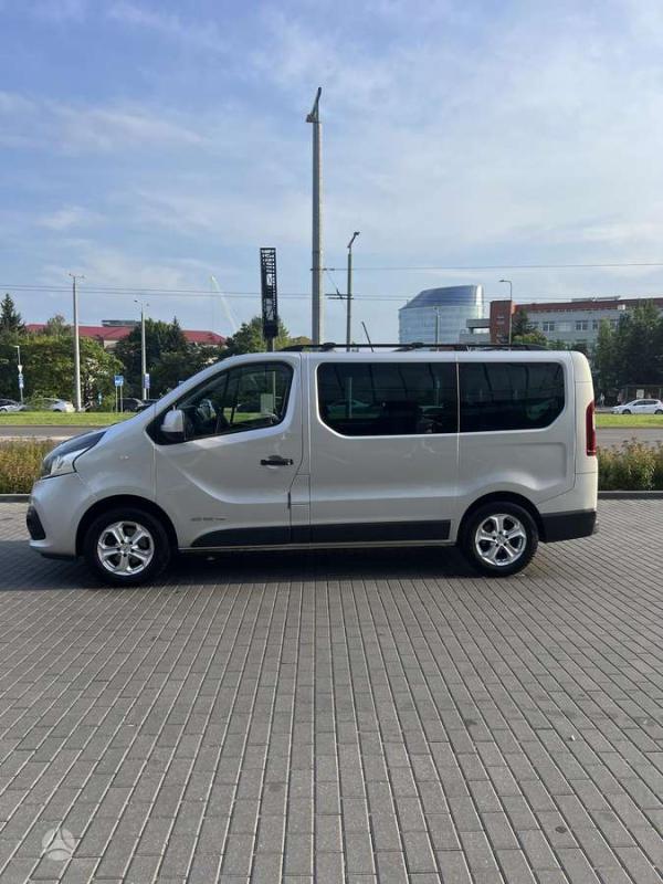 Grey Renault Trafic 2016 in Vilnius, with an engine capacity of 1.60 L and mileage of 199 thousand km for 11200 €, photo 4 on AUTOMOTO.COM.LV