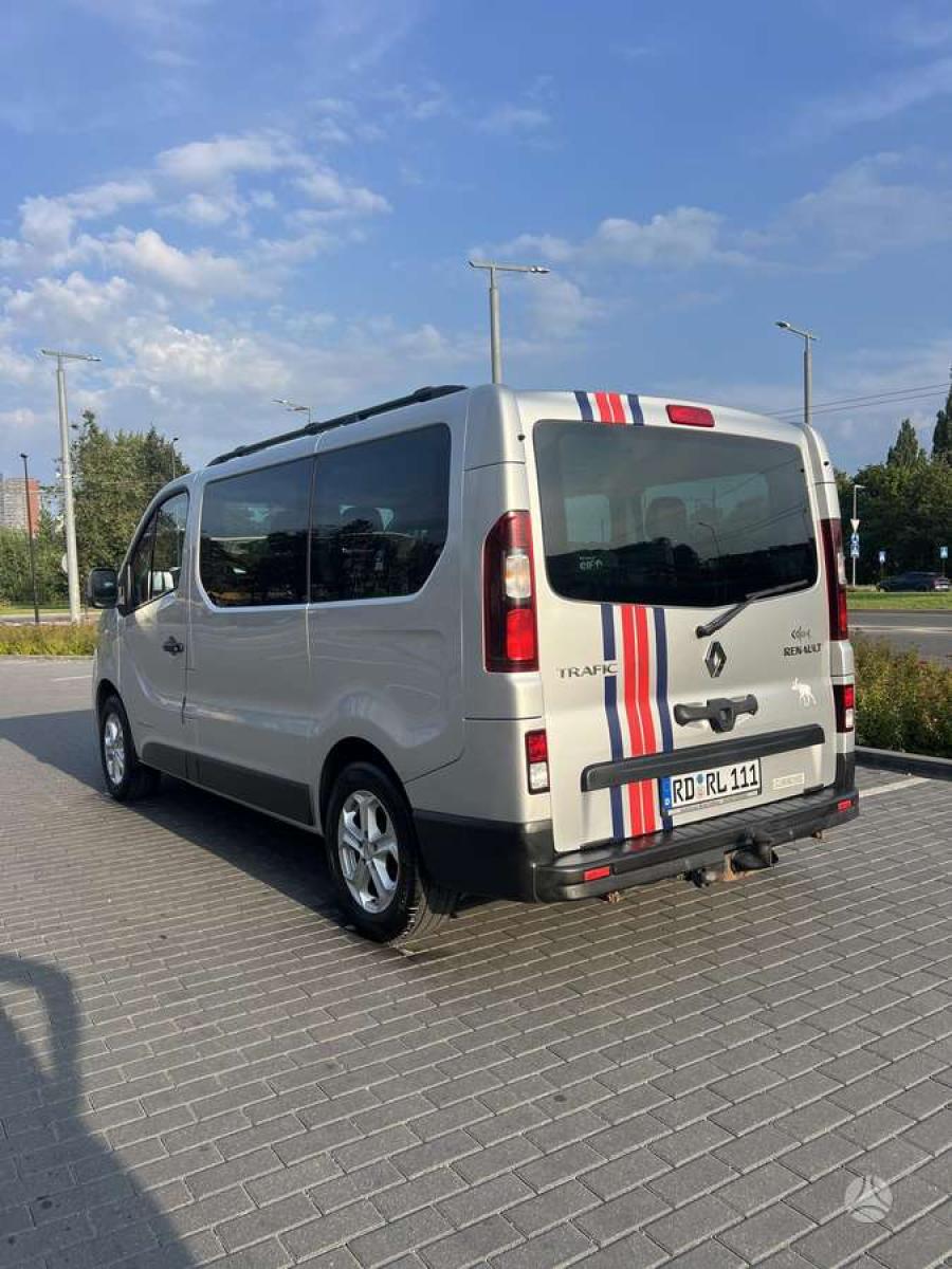 Grey Renault Trafic 2016 in Vilnius, with an engine capacity of 1.60 L and mileage of 199 thousand km for 11200 €, photo 8 on AUTOMOTO.COM.LV