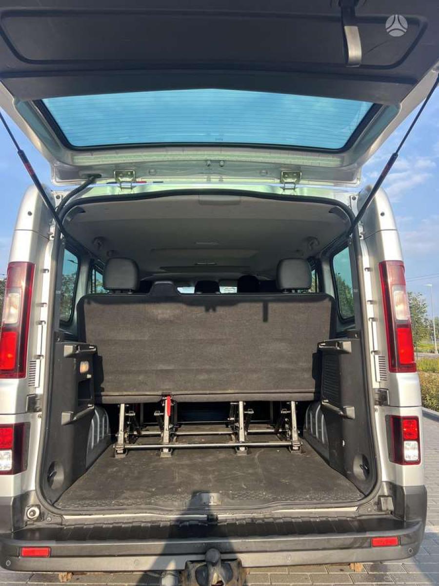 Grey Renault Trafic 2016 in Vilnius, with an engine capacity of 1.60 L and mileage of 199 thousand km for 11200 €, photo 10 on AUTOMOTO.COM.LV