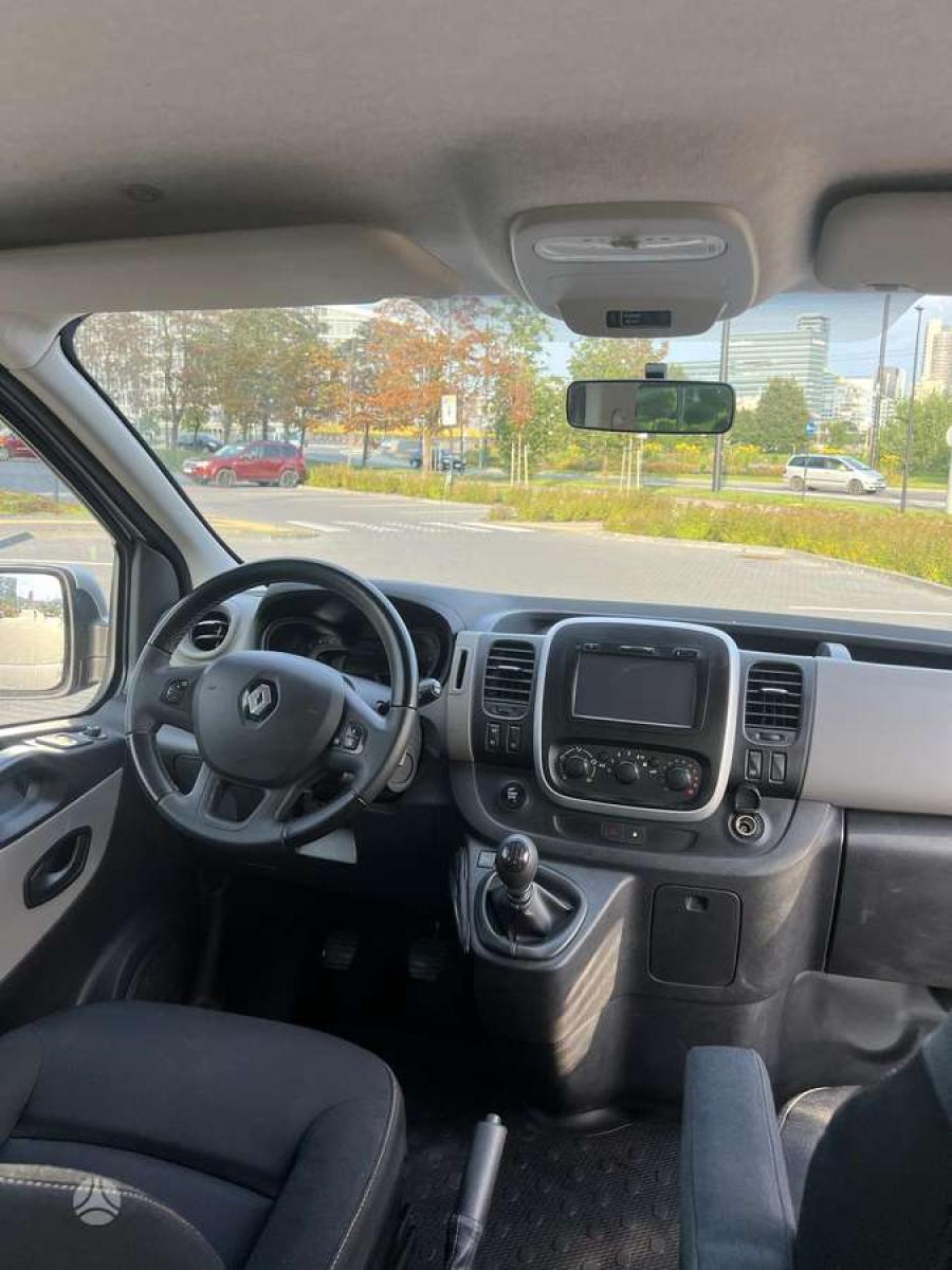 Grey Renault Trafic 2016 in Vilnius, with an engine capacity of 1.60 L and mileage of 199 thousand km for 11200 €, photo 16 on AUTOMOTO.COM.LV