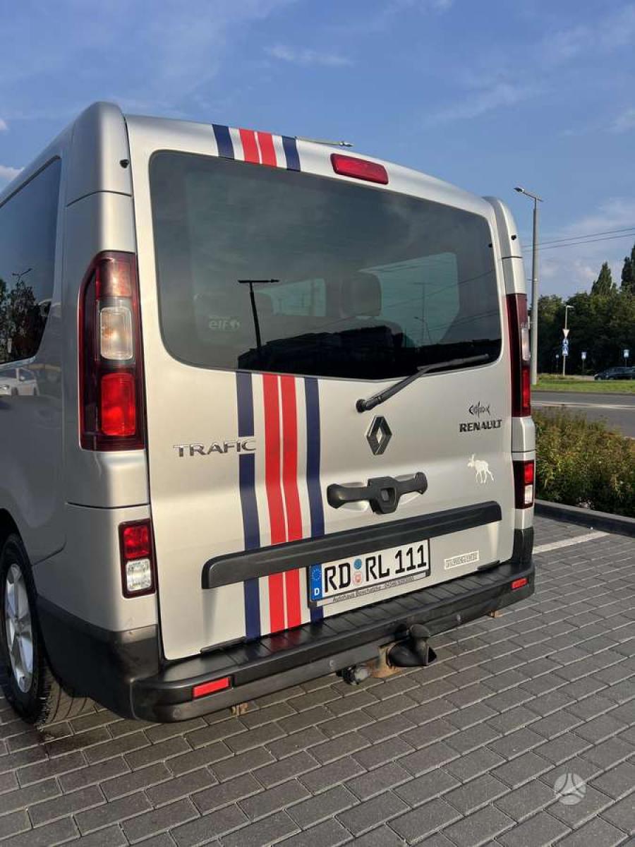 Grey Renault Trafic 2016 in Vilnius, with an engine capacity of 1.60 L and mileage of 199 thousand km for 11200 €, photo 21 on AUTOMOTO.COM.LV