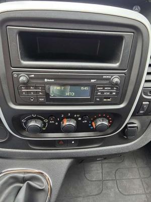 Grey Renault Trafic 2017 in Vilnius, with an engine capacity of 1.60 L and mileage of 202 thousand km for 8999 €, photo 3 on AUTOMOTO.COM.LV