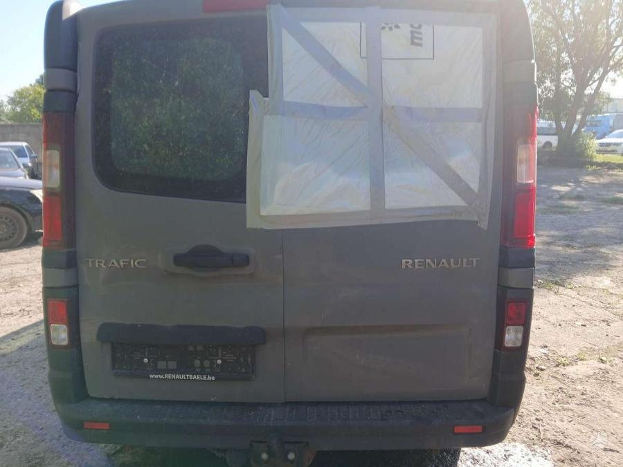 Grey Renault Trafic 2017 in Pakruojis, with an engine capacity of 1.60 L and mileage of 150 thousand km for 3600 €, photo 5 on AUTOMOTO.COM.LV