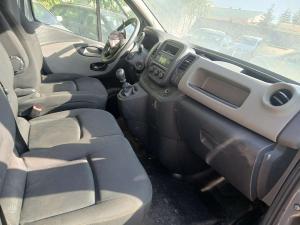 Grey Renault Trafic 2017 in Pakruojis, with an engine capacity of 1.60 L and mileage of 150 thousand km for 3600 €, photo 6 on AUTOMOTO.COM.LV