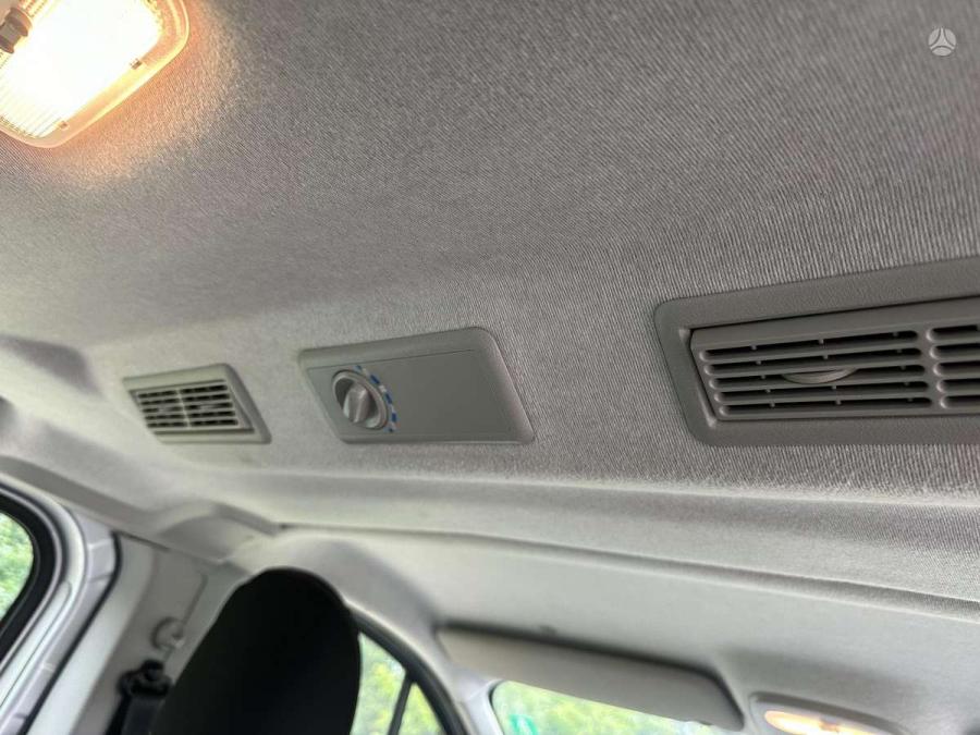 Grey Renault Trafic 2017 in Siauliai, with an engine capacity of 1.60 L and mileage of 143 thousand km for 10900 €, photo 12 on AUTOMOTO.COM.LV