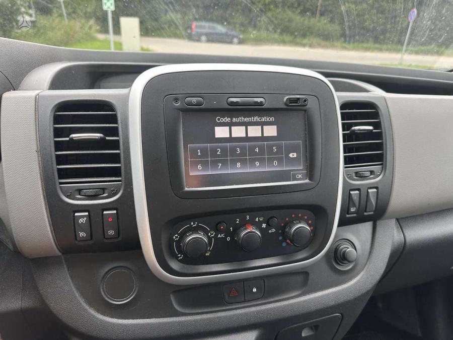 Grey Renault Trafic 2017 in Siauliai, with an engine capacity of 1.60 L and mileage of 143 thousand km for 10900 €, photo 17 on AUTOMOTO.COM.LV