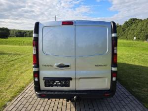 Grey Renault Trafic 2017 in Telschi, with an engine capacity of 1.60 L and mileage of 173 thousand km for 7700 €, photo 7 on AUTOMOTO.COM.LV