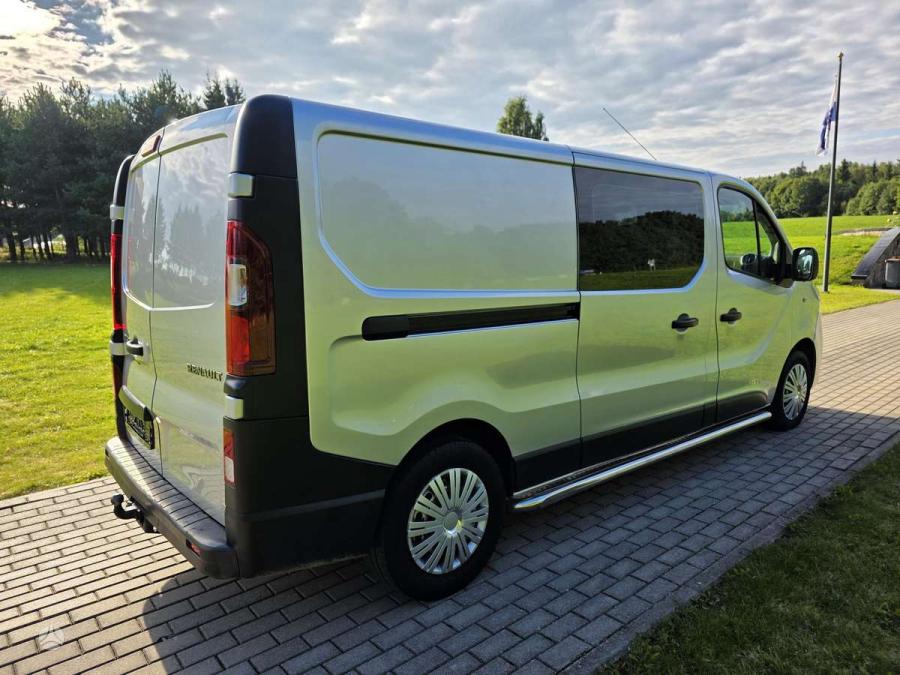 Grey Renault Trafic 2017 in Telschi, with an engine capacity of 1.60 L and mileage of 173 thousand km for 7700 €, photo 10 on AUTOMOTO.COM.LV