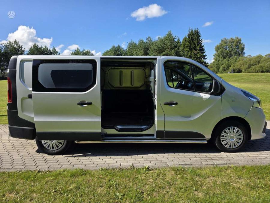 Grey Renault Trafic 2017 in Telschi, with an engine capacity of 1.60 L and mileage of 173 thousand km for 7700 €, photo 14 on AUTOMOTO.COM.LV