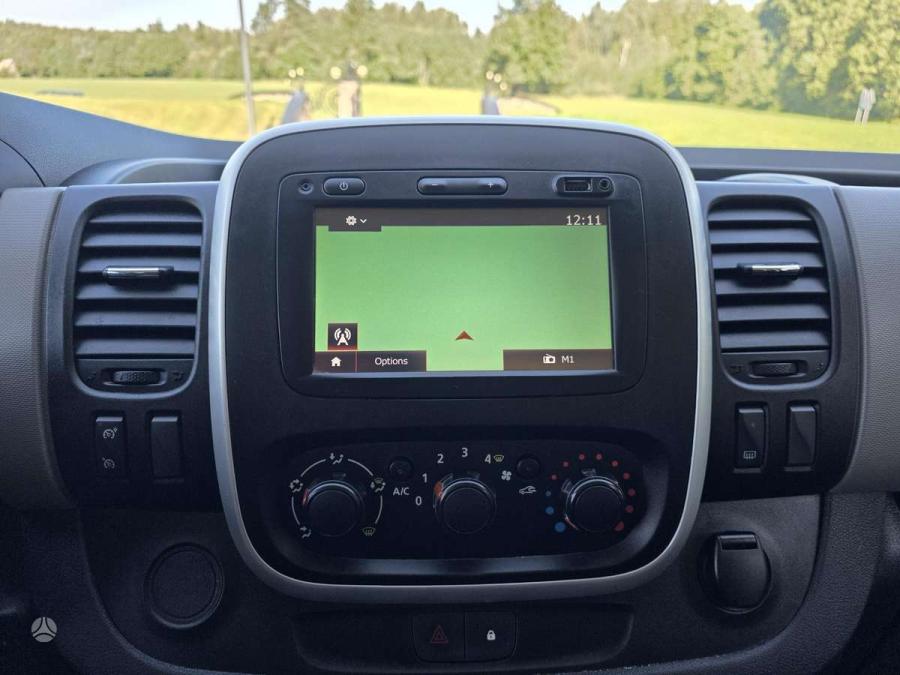 Grey Renault Trafic 2017 in Telschi, with an engine capacity of 1.60 L and mileage of 173 thousand km for 7700 €, photo 29 on AUTOMOTO.COM.LV