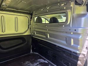 Grey Renault Trafic 2017 in Telschi, with an engine capacity of 1.60 L and mileage of 173 thousand km for 7700 €, photo 31 on AUTOMOTO.COM.LV